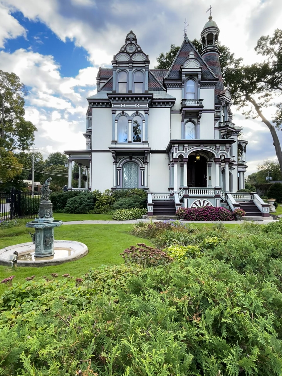 Where to Stay in Saratoga Springs